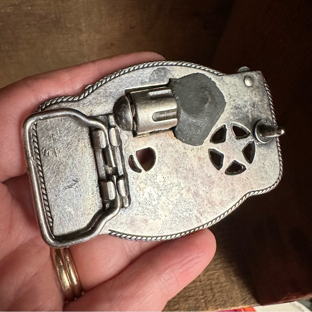Revolver Belt Buckle - Gem